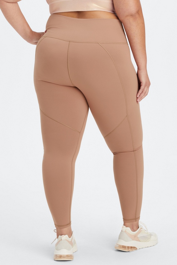 Plus Size Workout Clothes & Activewear for Women | Fabletics