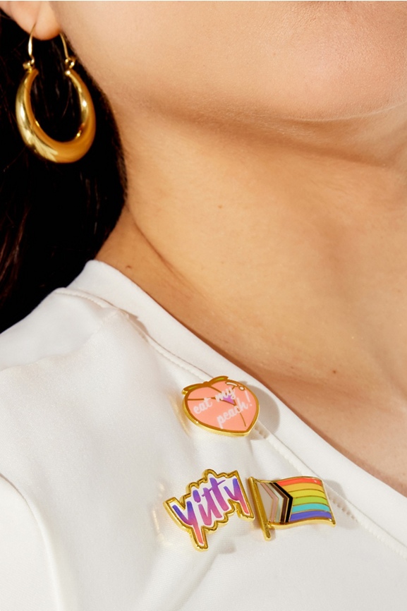 Yitty Ombre Logo Enamel Pin - Fabletics Canada