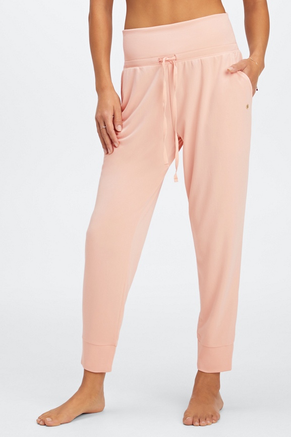 Yoga Pants, Sweatpants & Joggers For Women | Fabletics